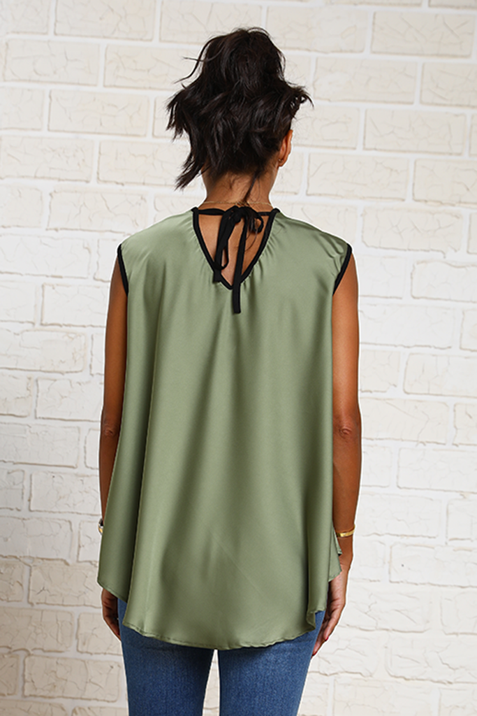 Silky Crepe Sleeveless Top With Back Keyhole & Tie Detailing – Gingerlining